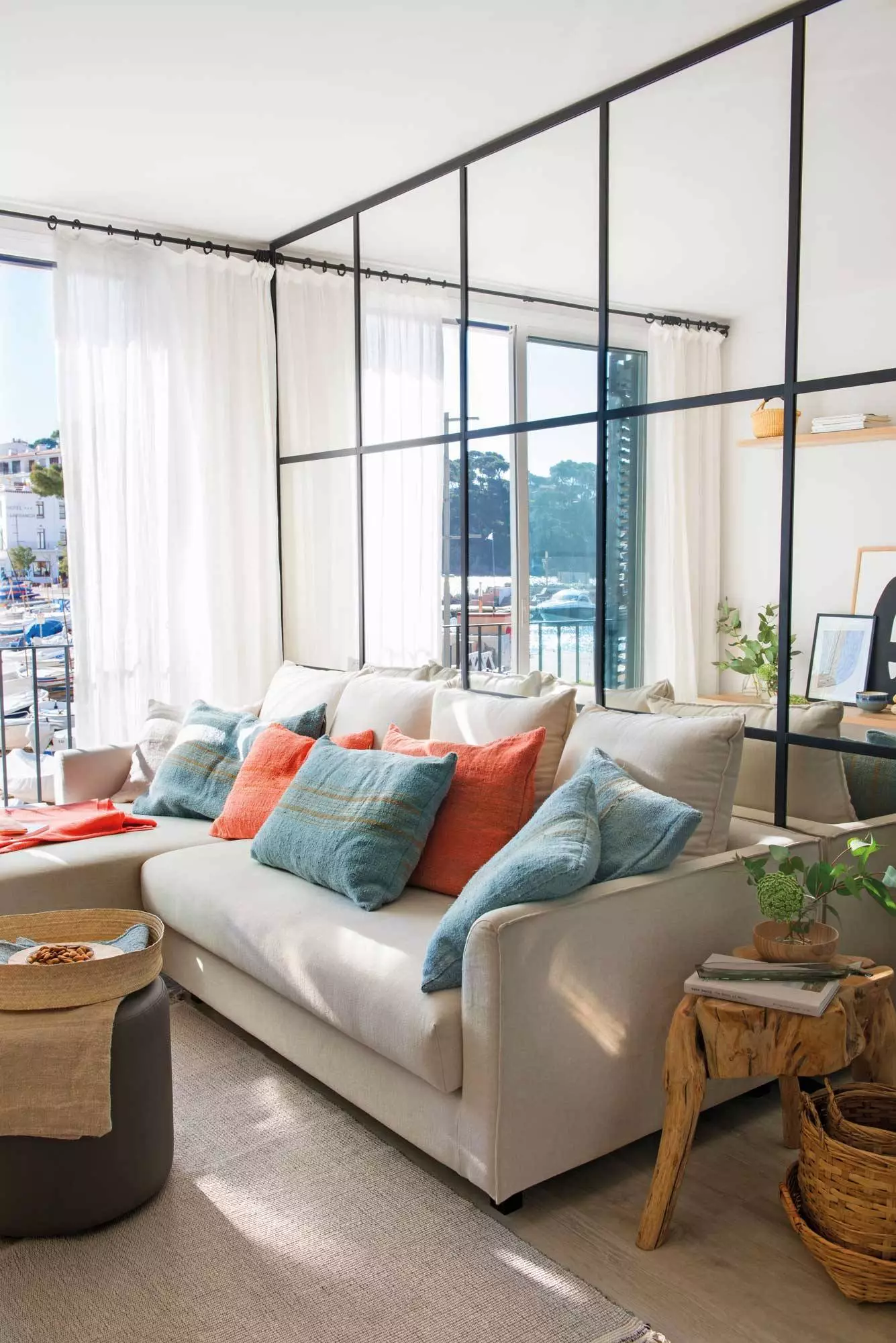 How to decorate with large mirrors.