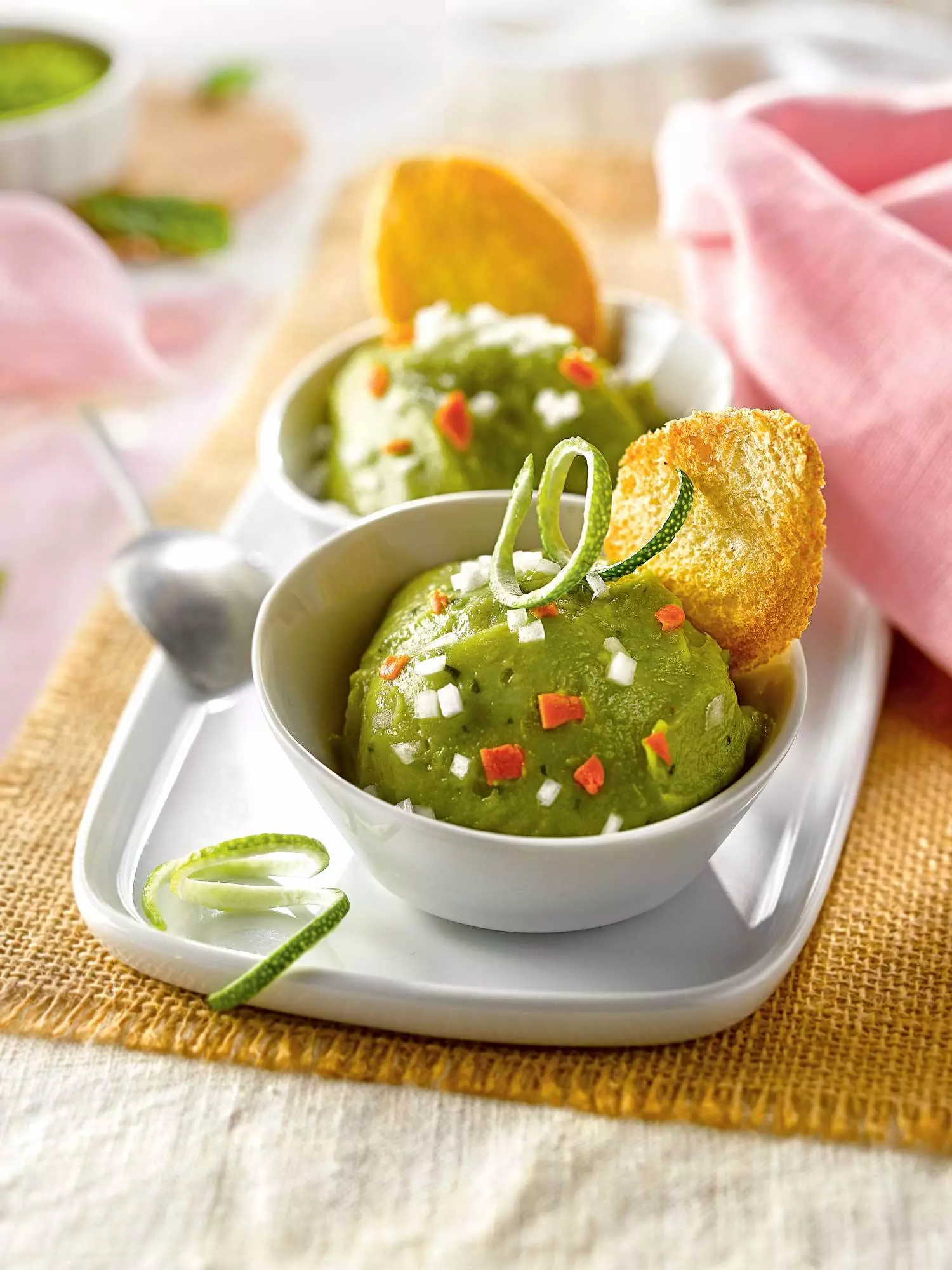 Daim ntawv qhia-nrog-avocado-pate-nrog-mussels-00404464