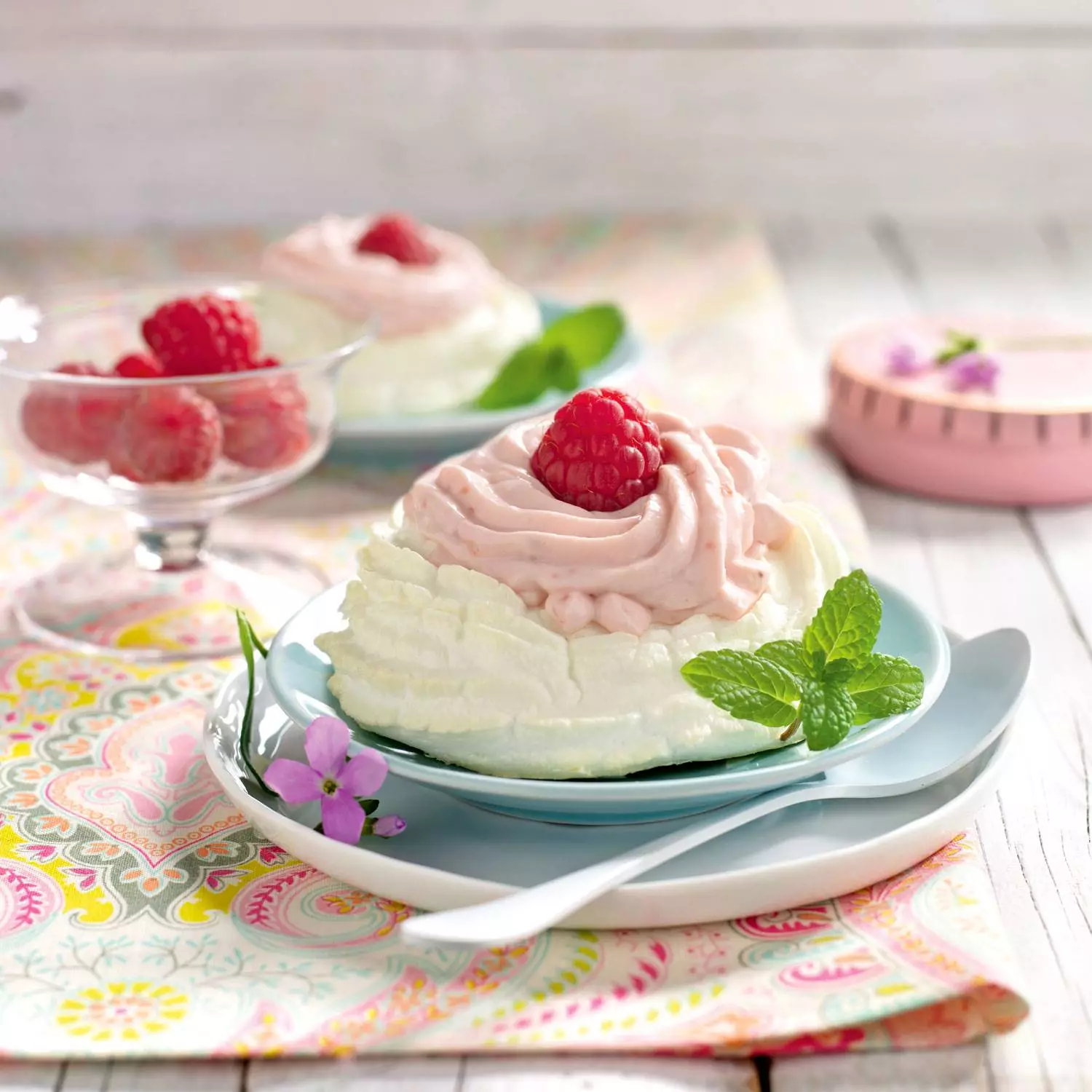 bánh trứng đường ít calo-raspberry-meringues 378531