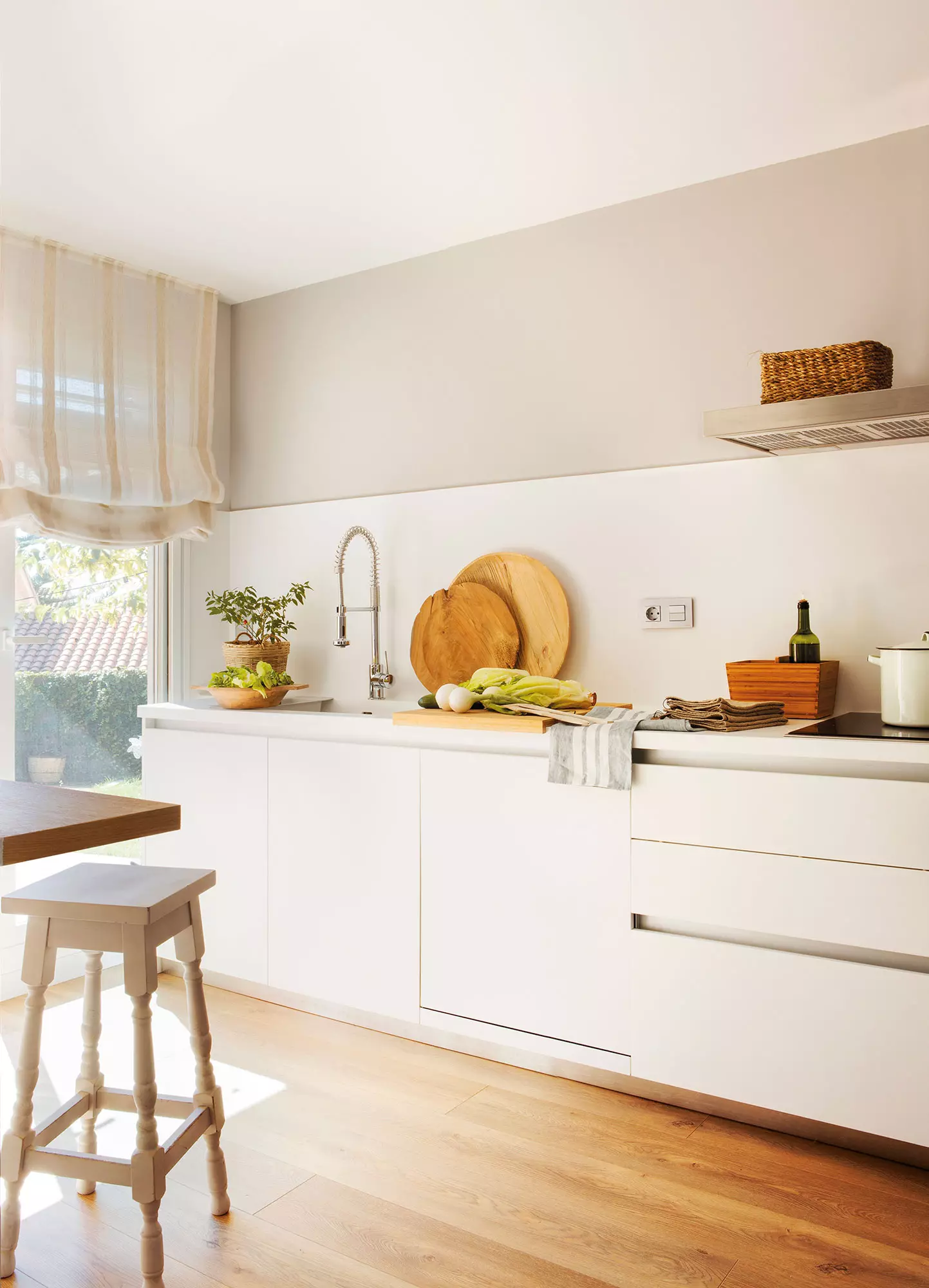 White kitchens: they never go out of style 1274_3