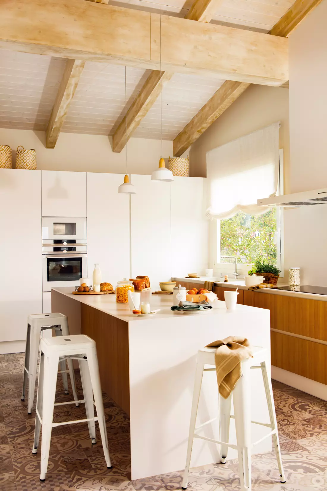 Kitchen with island and bar area