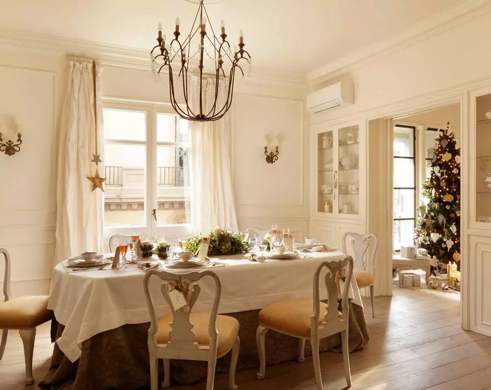 salle à manger blanche de noël