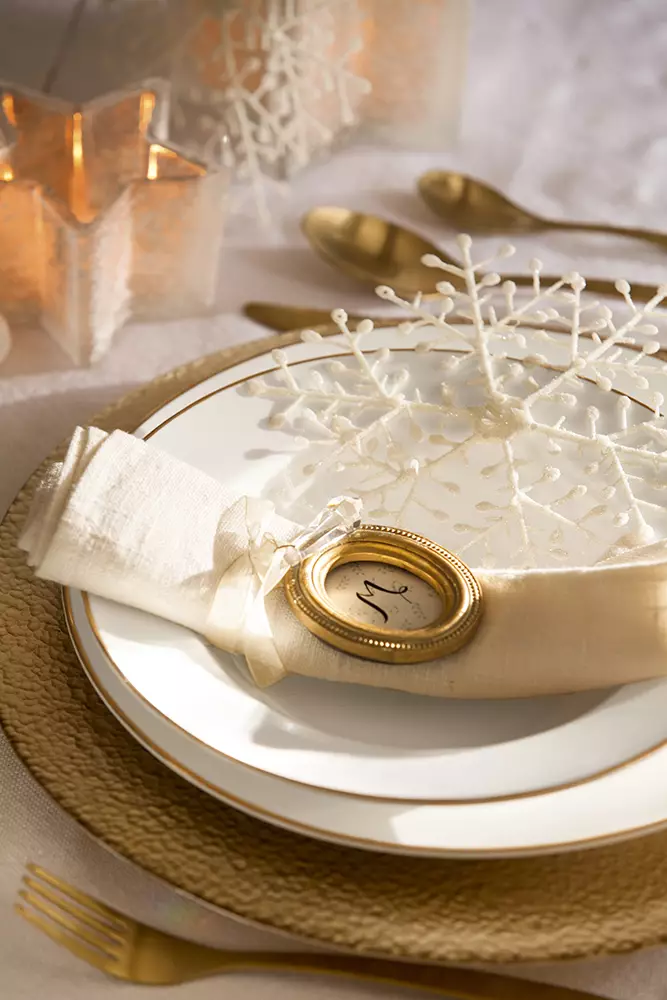 DIY golden napkin ring dettall