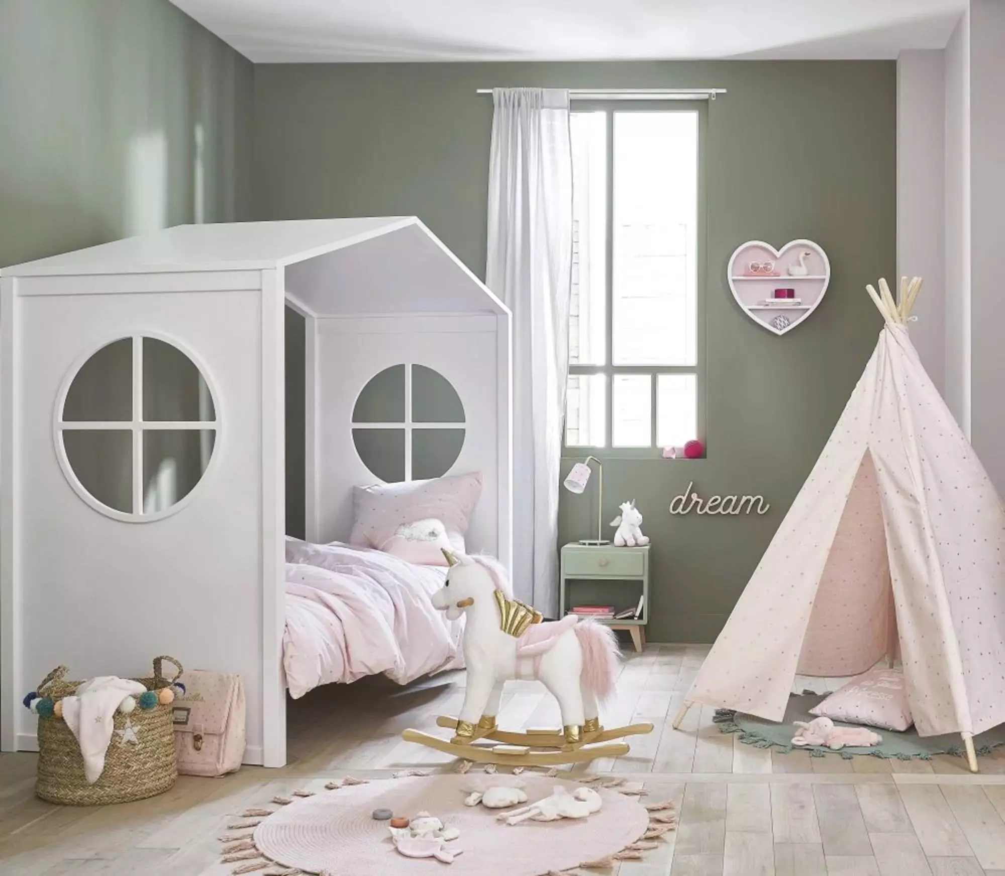 Maisons du Monde Anak Cabin Bed