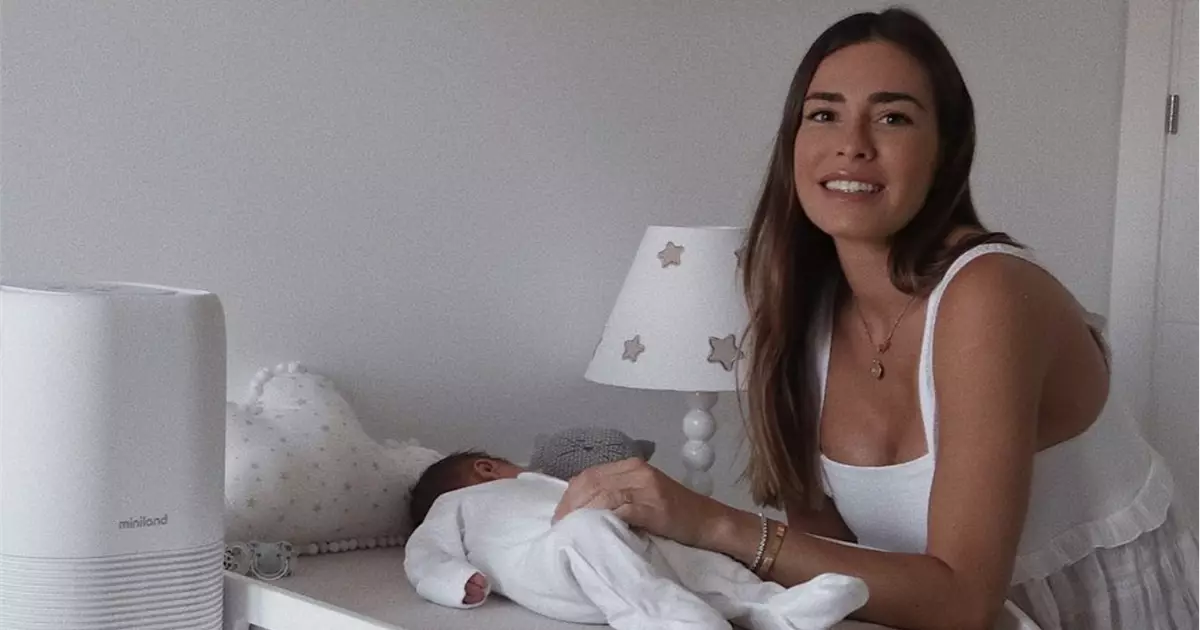 Chanm ti bebe influencer Marta Carriedo (ak fè makèt)