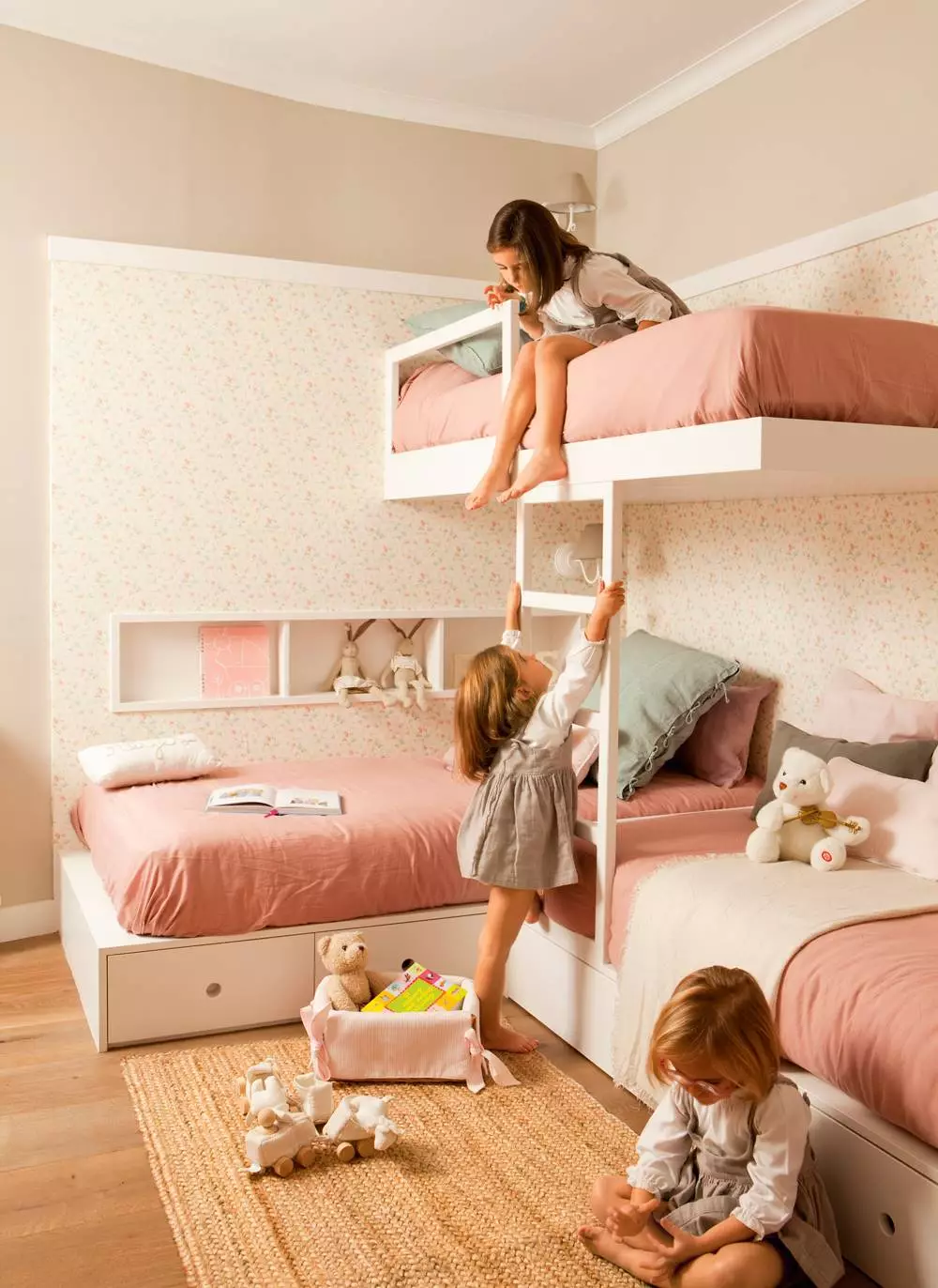 Bernekeamer mei twa bêden en bunk bed 00397040