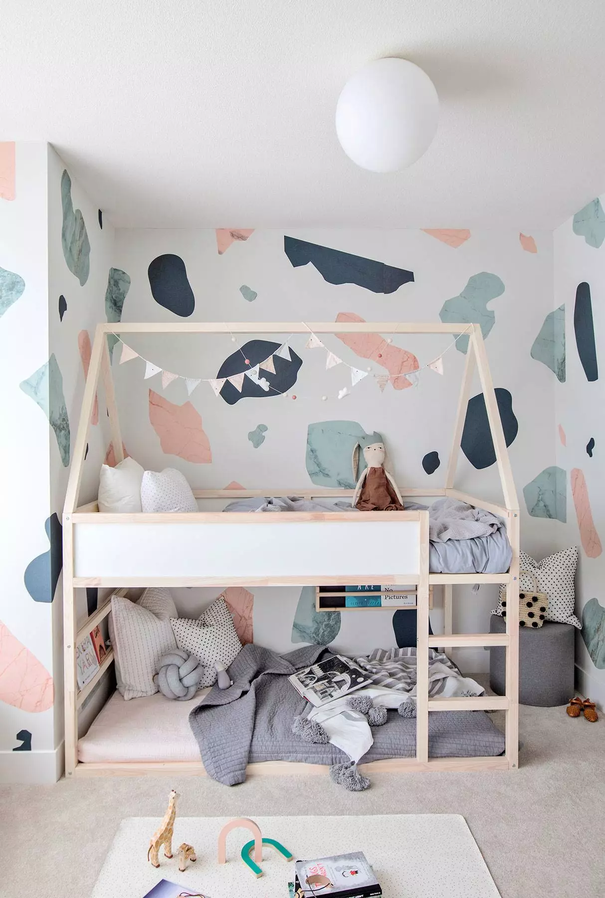 Bernekeamer mei bunk bed type hûs yn Noardske styl, op Pinterest