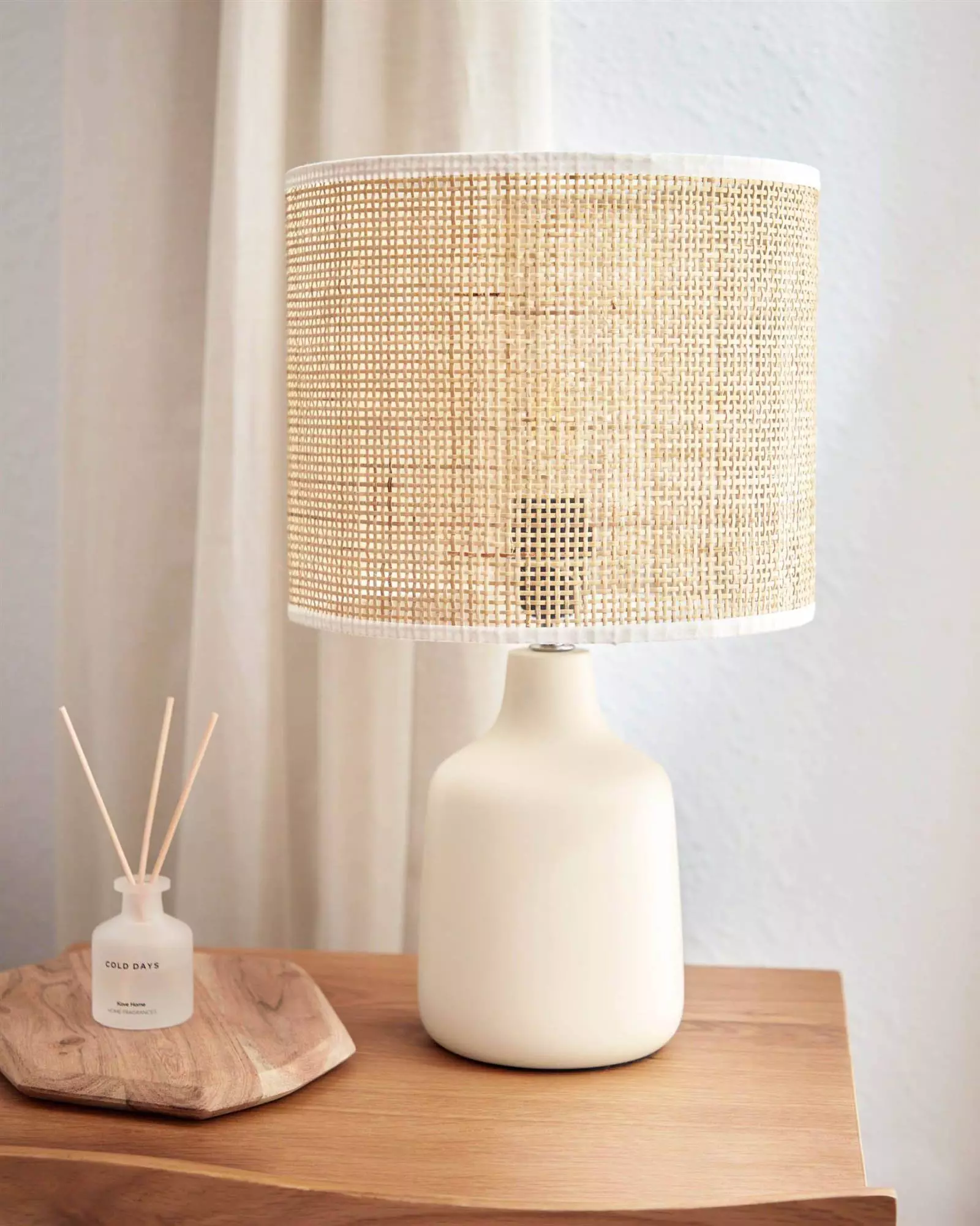 Kave Home bordlampe