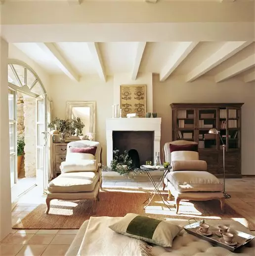 Isang rustic at French-style na sala 1686_4