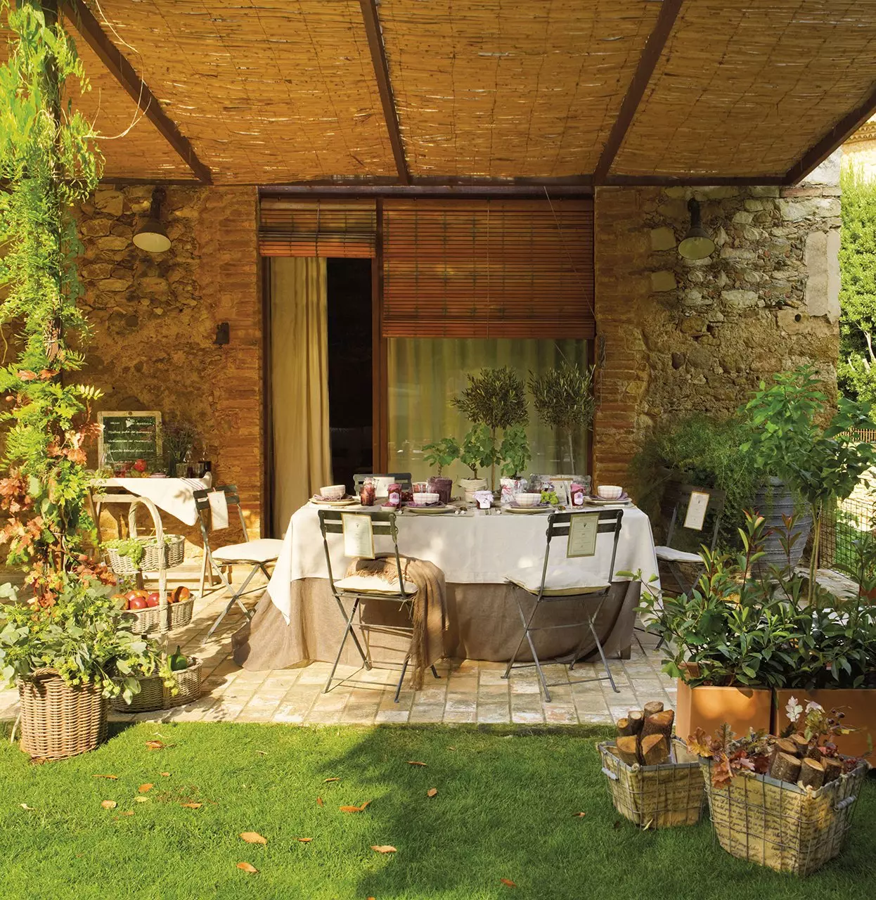 The table is served: let the Harvest Festival begin