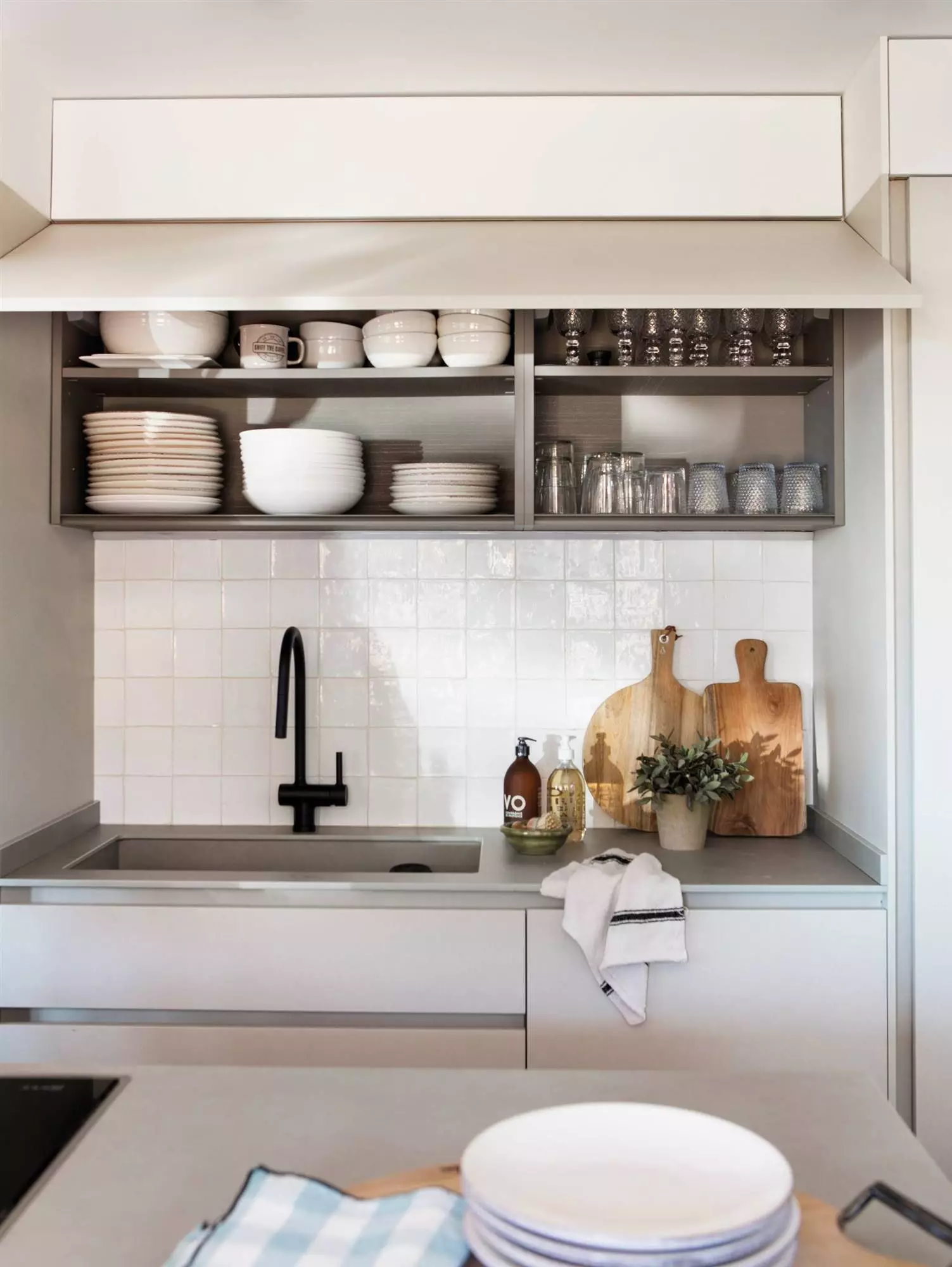 Sink and upper open kitchen unit 00506838