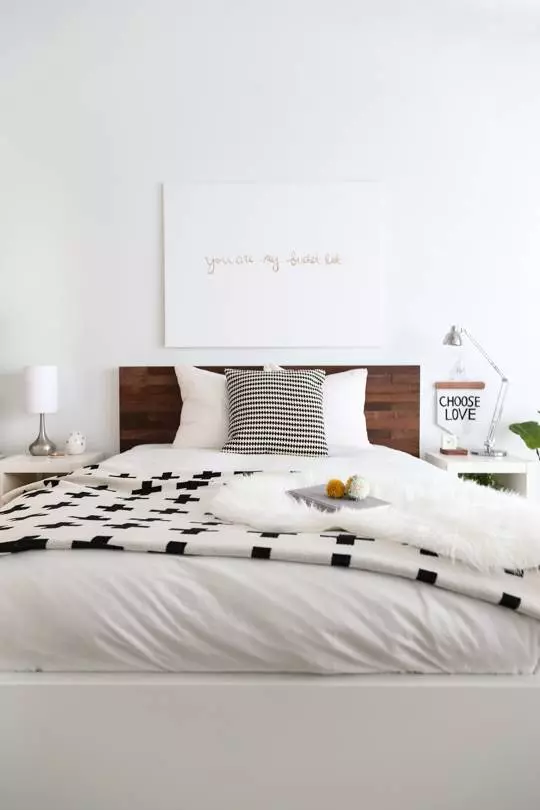 ڪاٺ جي هيڊ بورڊ ٺاهڻ لاءِ IKEA MALM بيڊ هيڪ