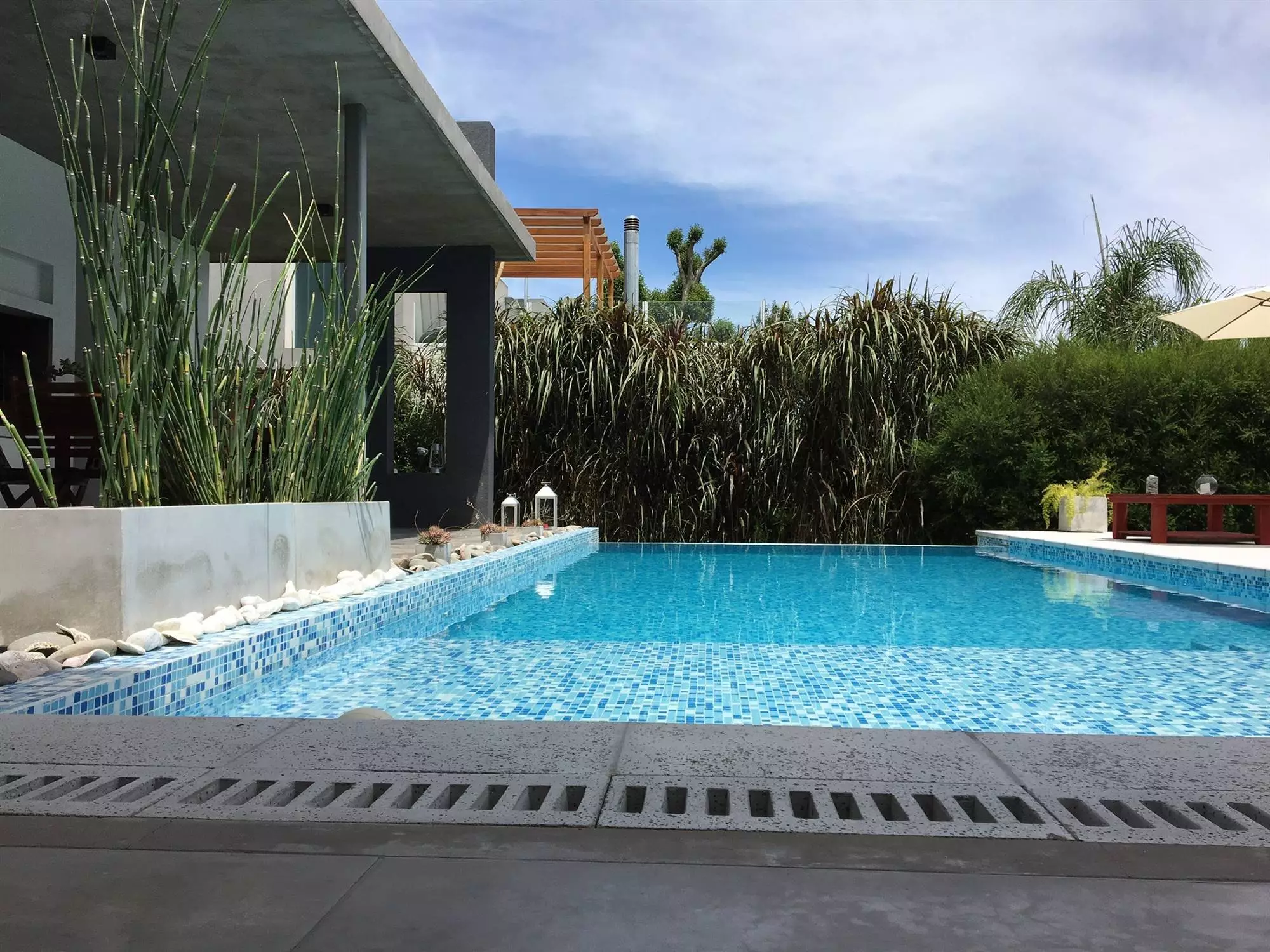 Piscina na casa de Mariela