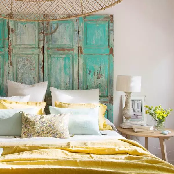 20 nachtkastje en headboard combos dy't wurkje yn 'e sliepkeamer