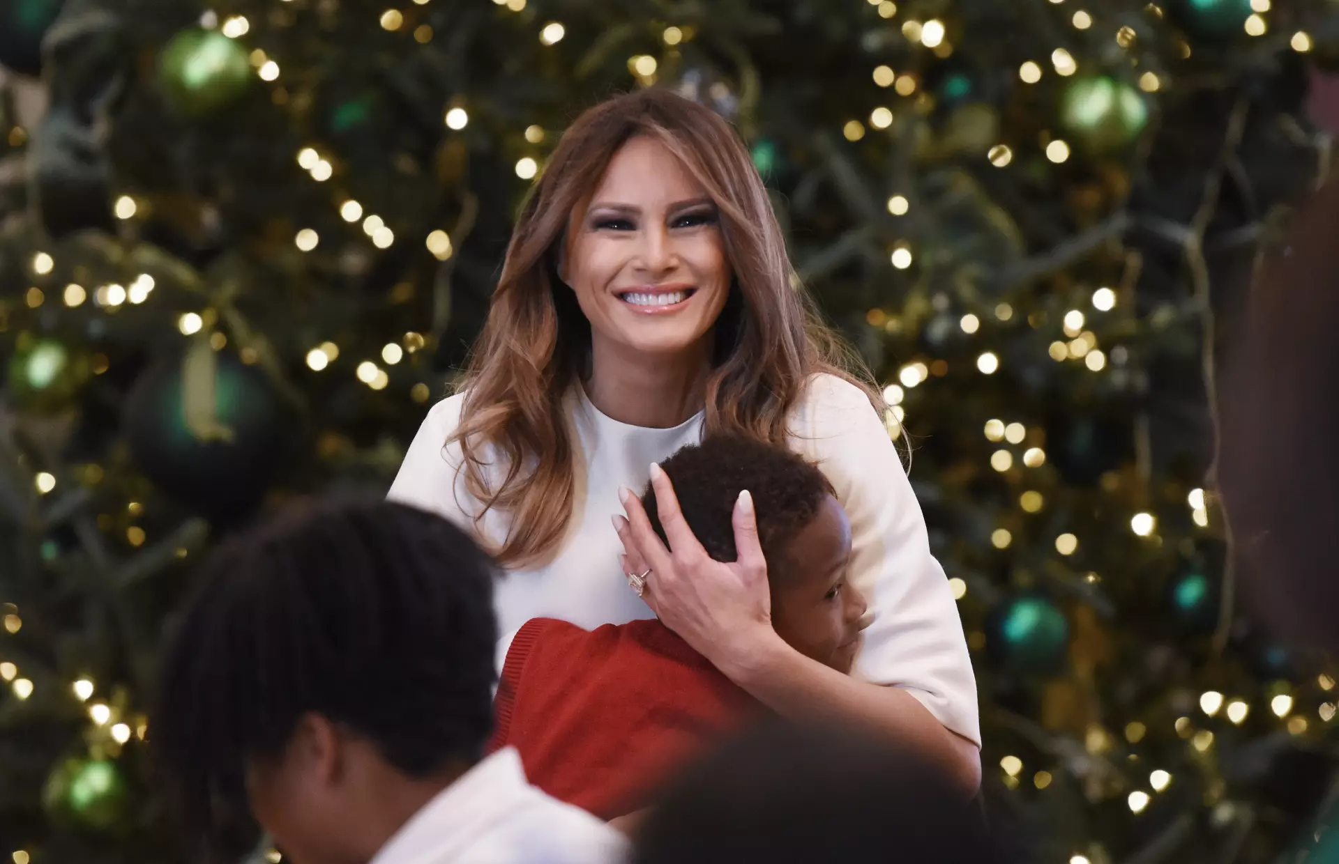 Qurxinta Christmas-ka ee Melania Trump ee Aqalka Cad 3948_10