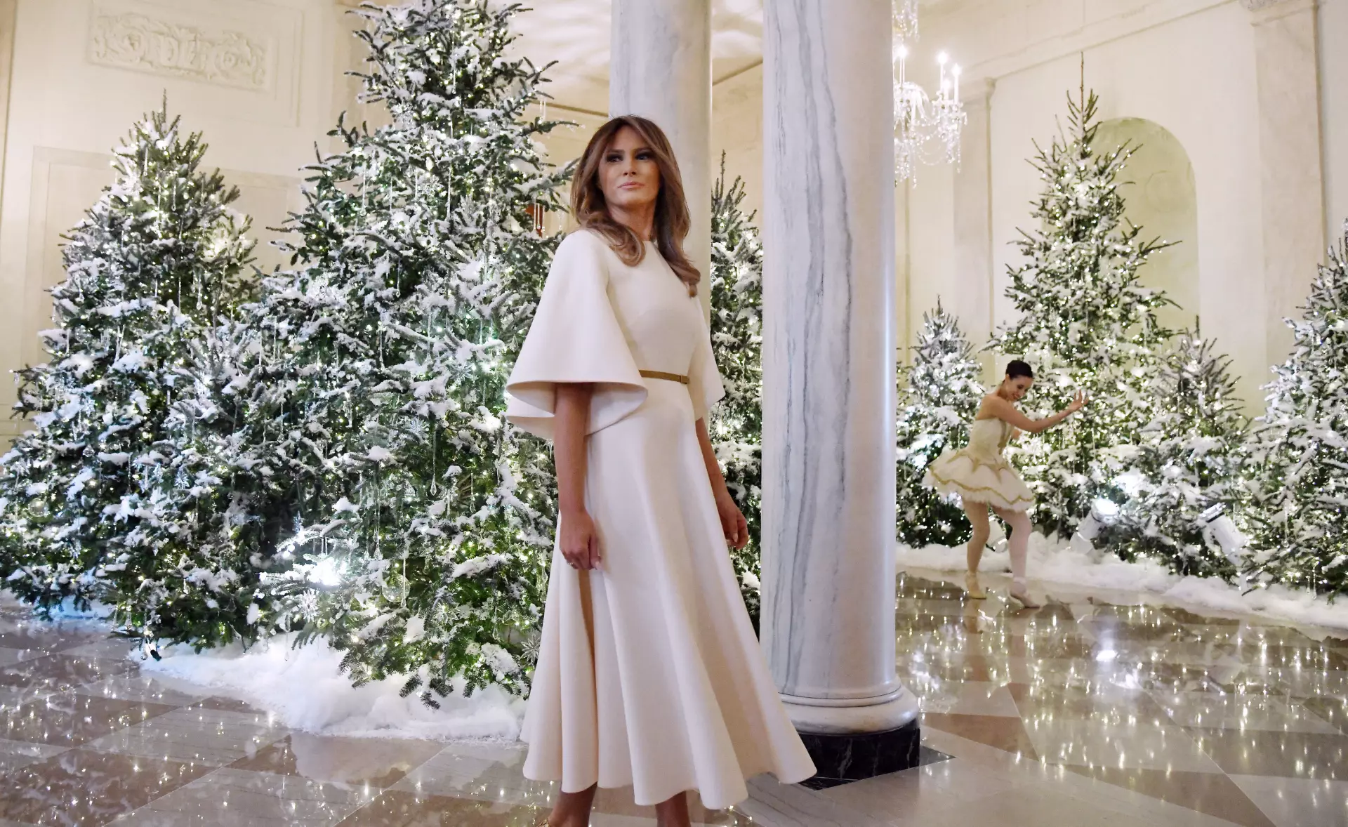 Qurxinta Christmas-ka ee Melania Trump ee Aqalka Cad 3948_8