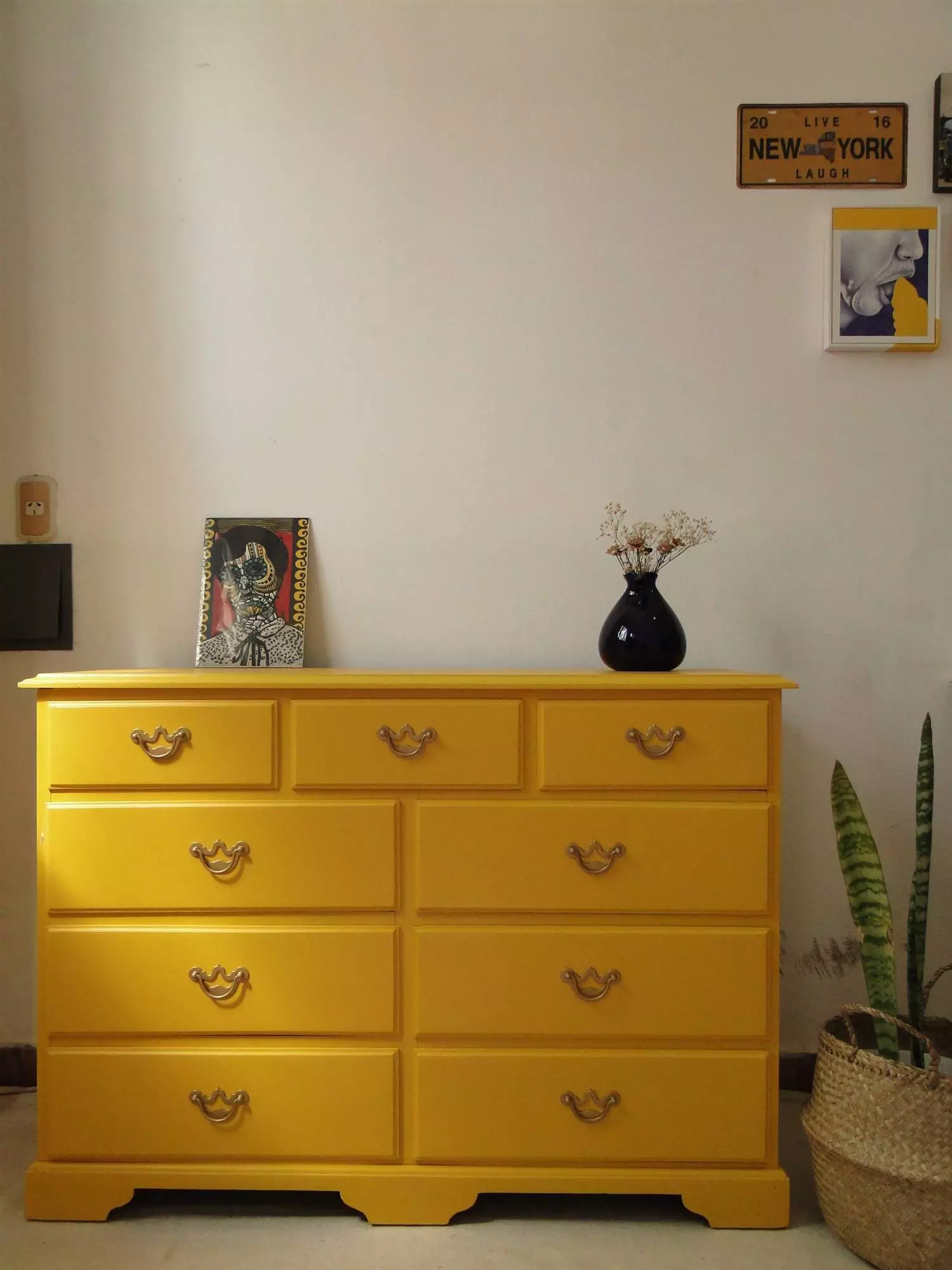 idresser-restored-in-yellow