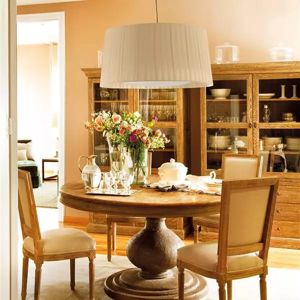 Must-have pieces for a more stylish dining room