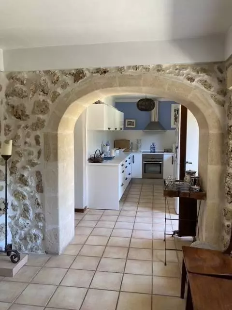 Keuken van het huis van de lezer Mieke Jongert in Mallorca