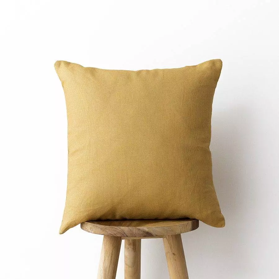 linen-cushion-ochre. luam qhov saib