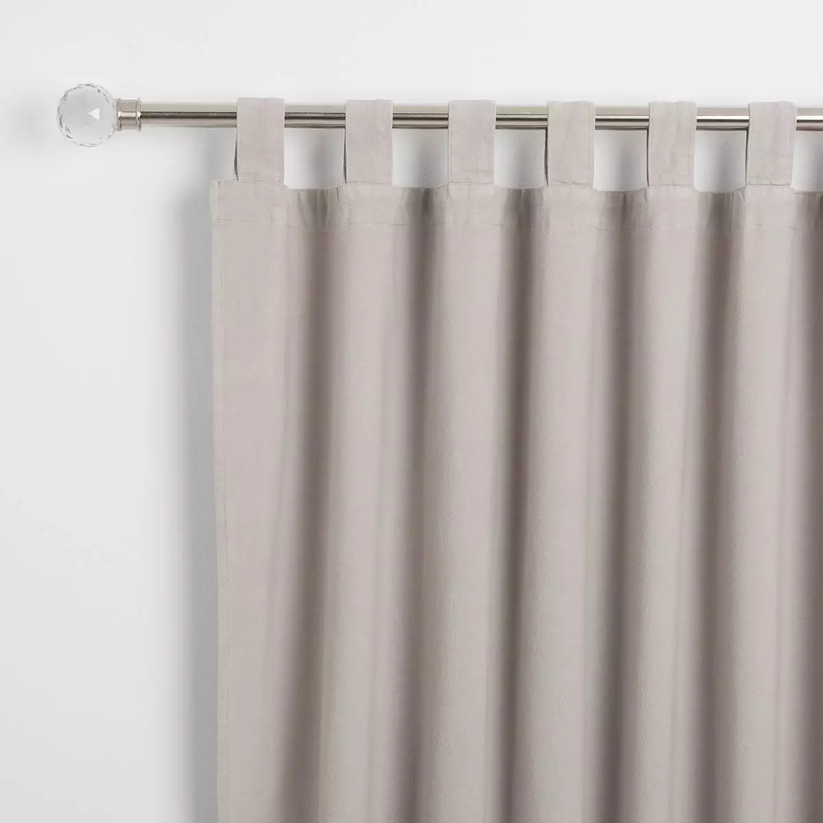 Taupe grey curtain. luam qhov saib