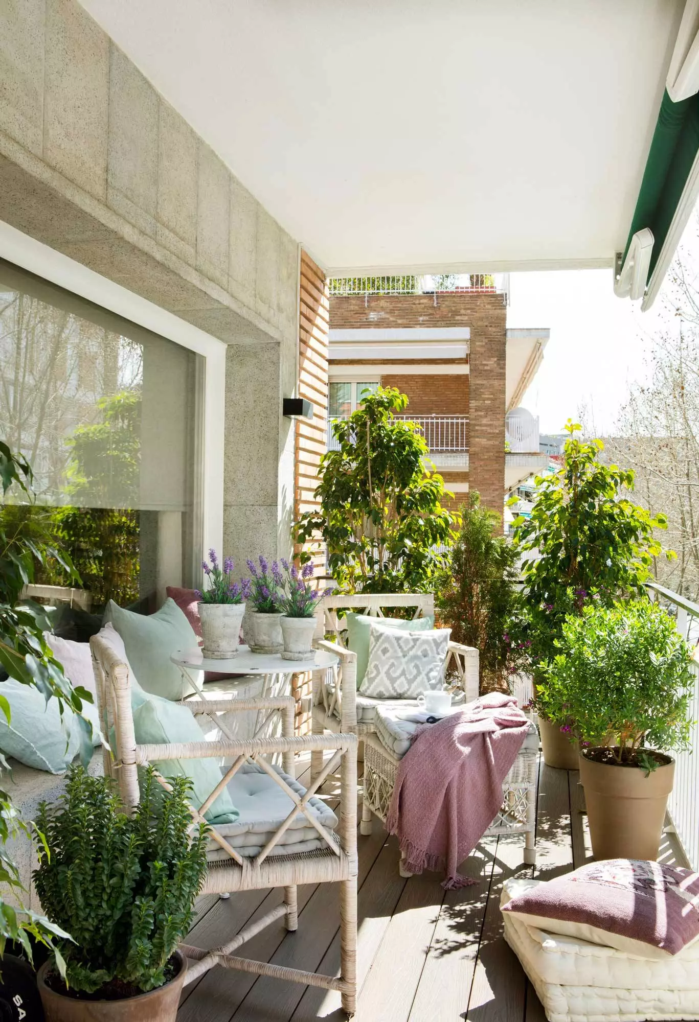 Ideias de decoração para pequenos terraços.