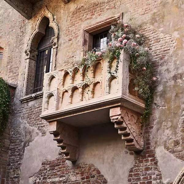 BALCÓIN Theach Juliet i Verona