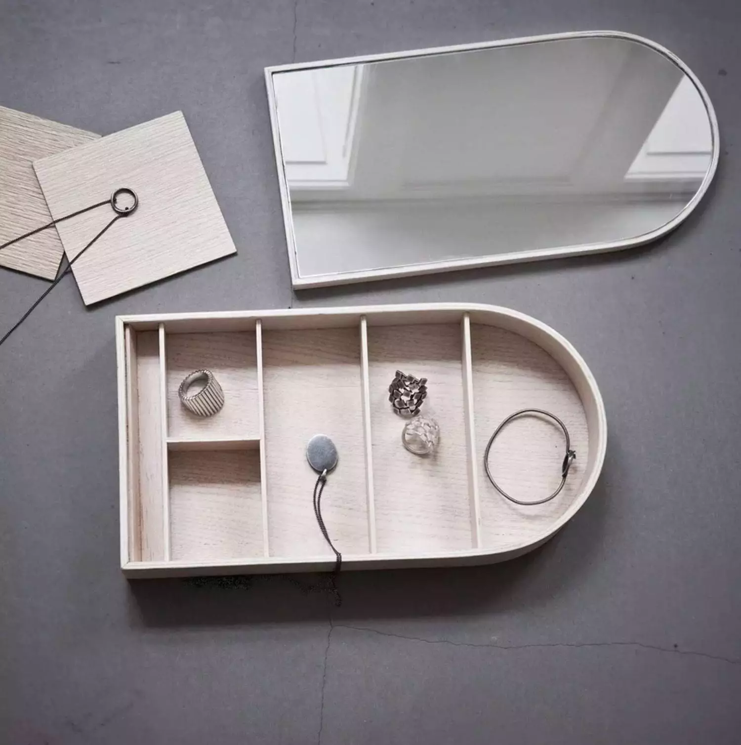 jewelry box-nordic-nest. a mirror jewelry box