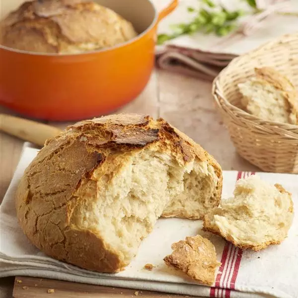 Kuinka tehdä kotitekoista leipää askel askeleelta