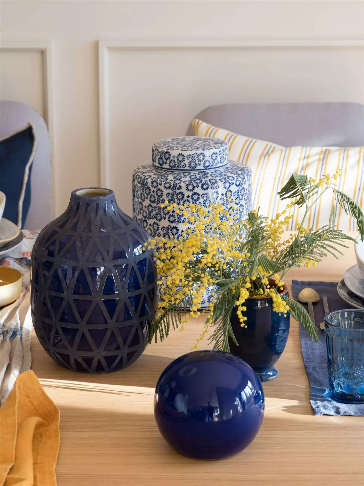 Blue vases w00521220 O