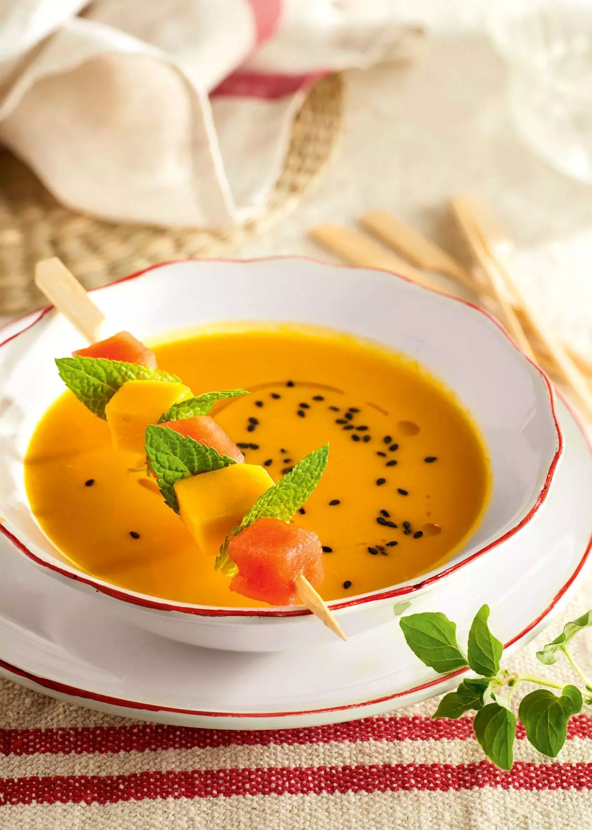 Gazpacho-mango-00406236