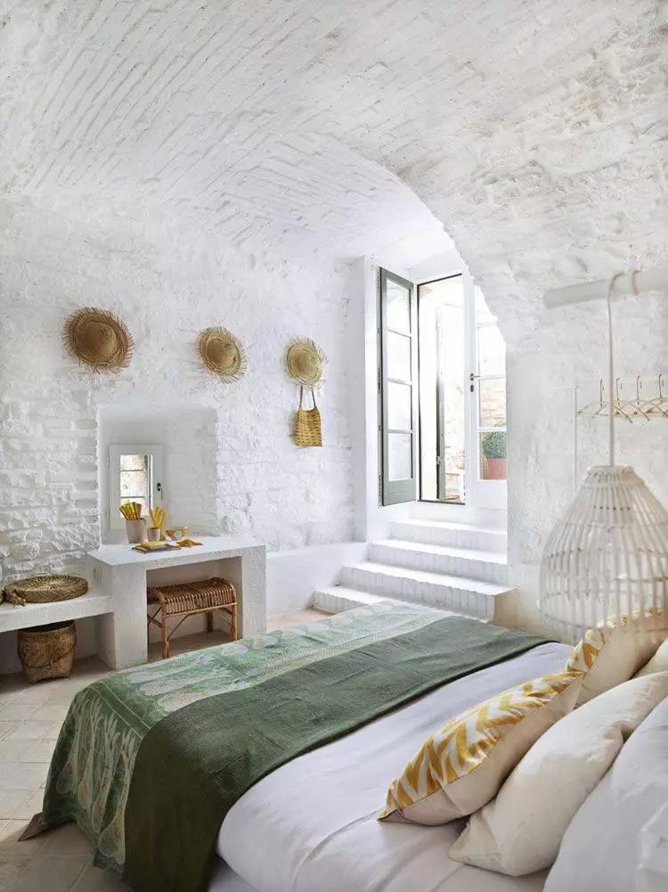 pati interior connectat al dormitori - pinterest