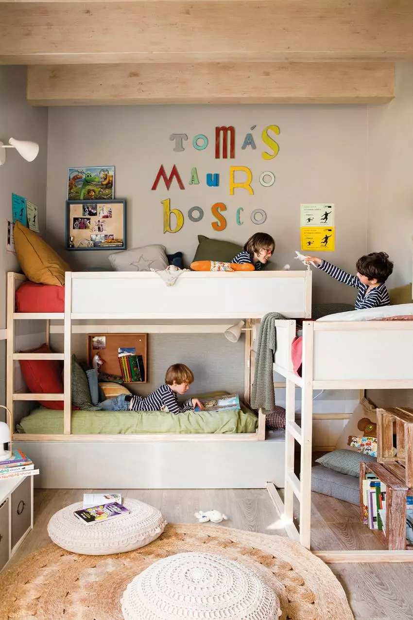 Quarto infantil com dois beliches