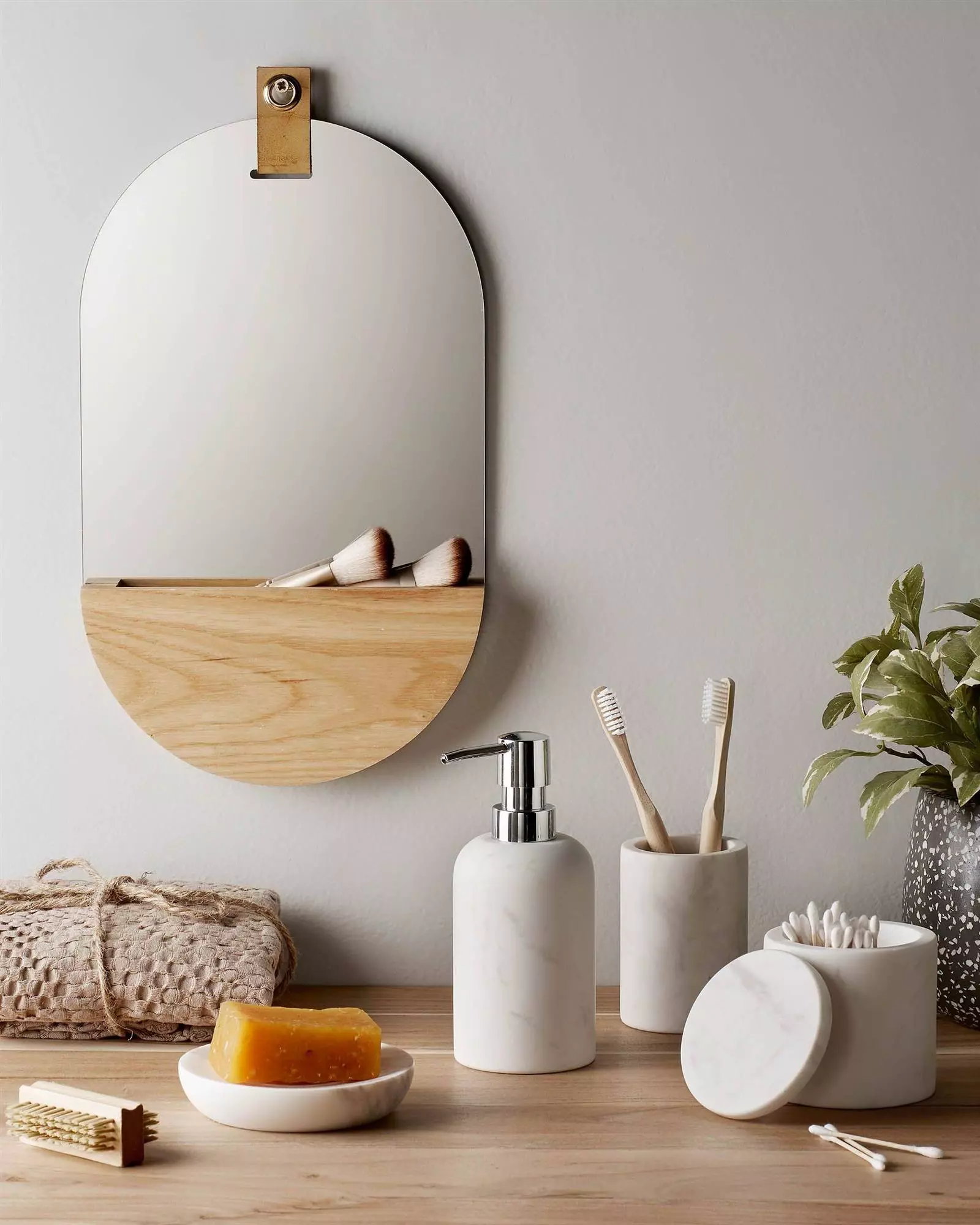 mirror-oval-brant-23-x-38-cm kave ngarep