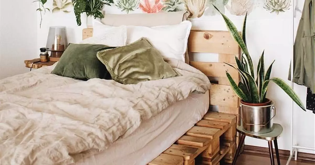 Kako napraviti krevet s paletama (iz kojih nikad ne izlazite)