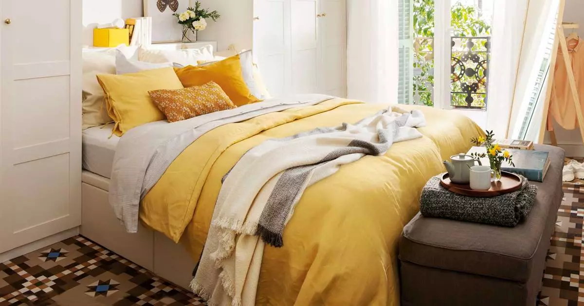 Erneuern Sie Ihr Schlafzimmer mit Pantone 2021-Farben (mit Shopping)