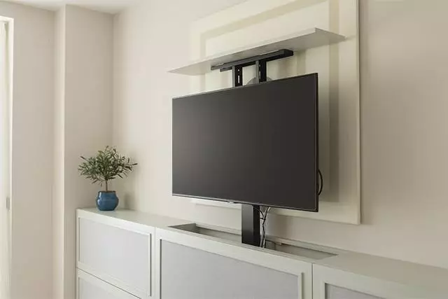 decoandliving Hab-35. Après : voici comment la télévision apparaît