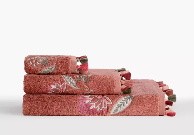 Set of three towels from El Corte Inglés