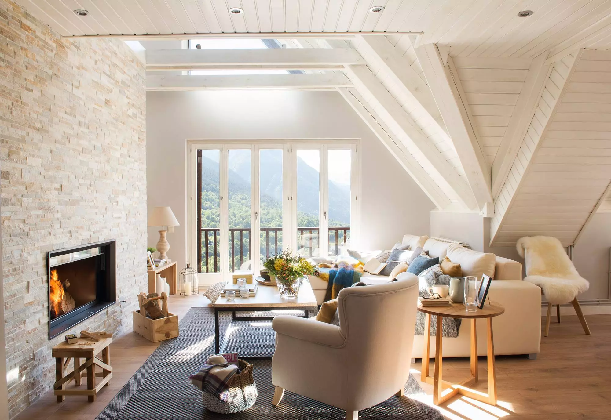 Mountain Home Living Room nan blan