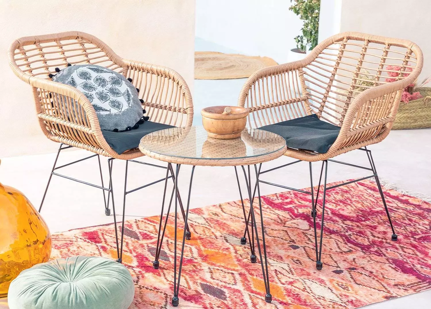 Ṣeto Ọgba Sklum Faux Rattan pẹlu Tabili ati Awọn ijoko