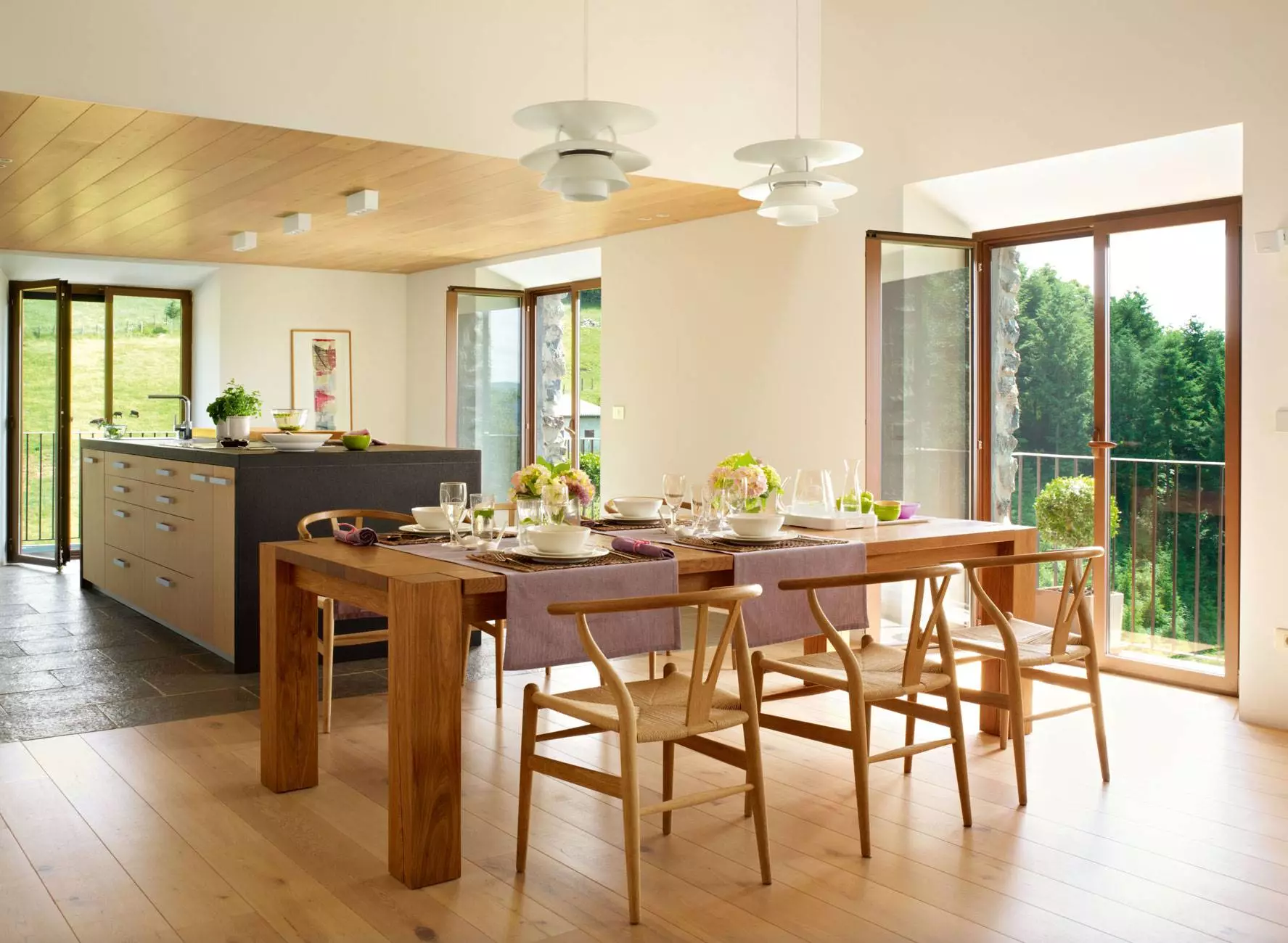 kitchen-open-to-dining-room-with-super-island 326965