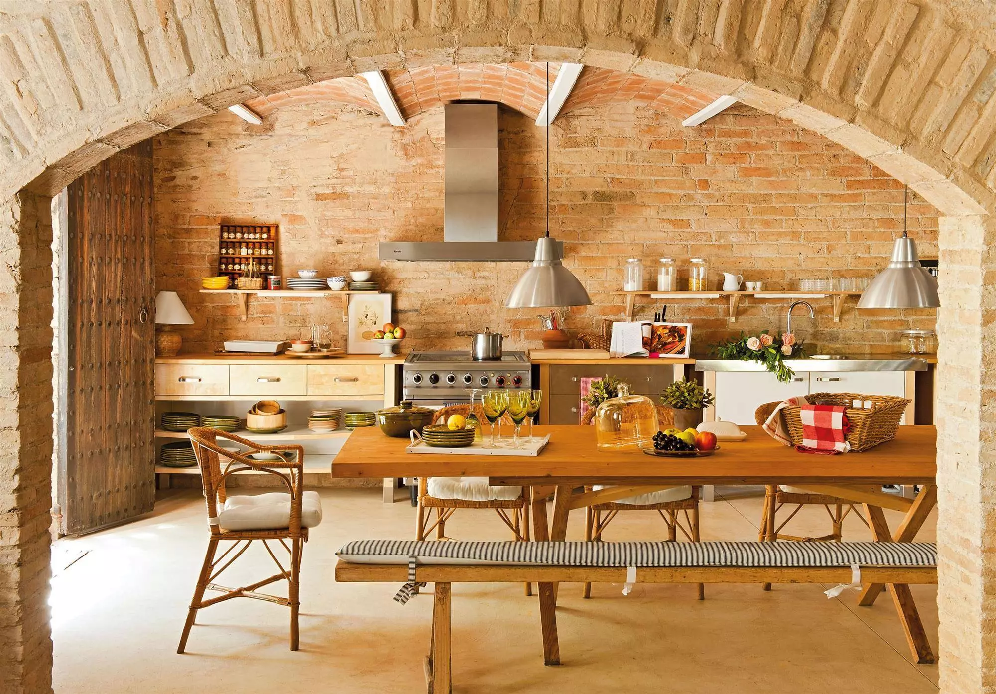 rustic-kitchen-with-exposed-brick-wall-00349197-