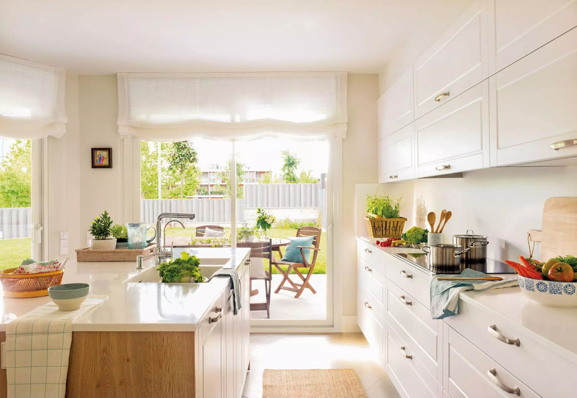 kitchen-with-island-and-office-in-the-garden 489083